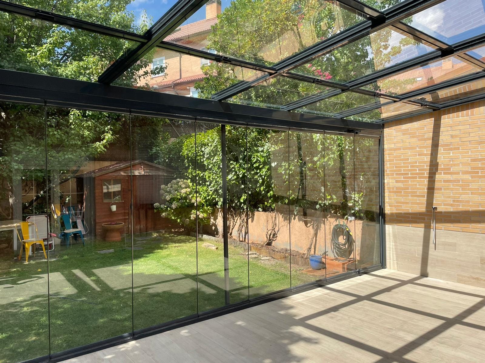 Guía para elegir el mejor techo móvil para tu porche de jardín ...